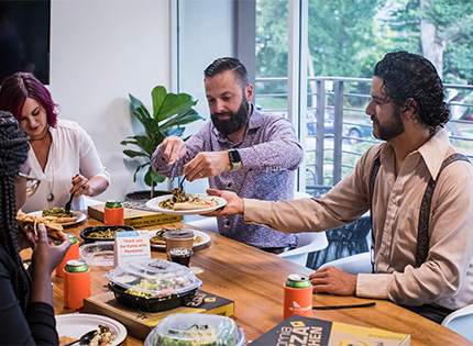 5 Reasons Why Team Lunch Are Good For Your Business
