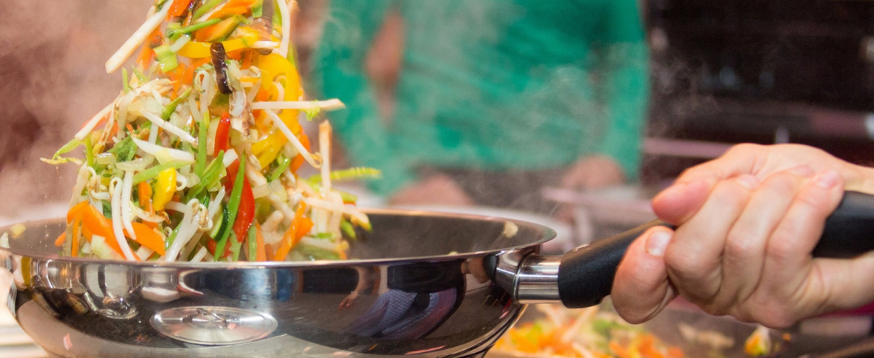 How Cooking Methods Impact the Nutritional Value of Food | OMKITCHEN